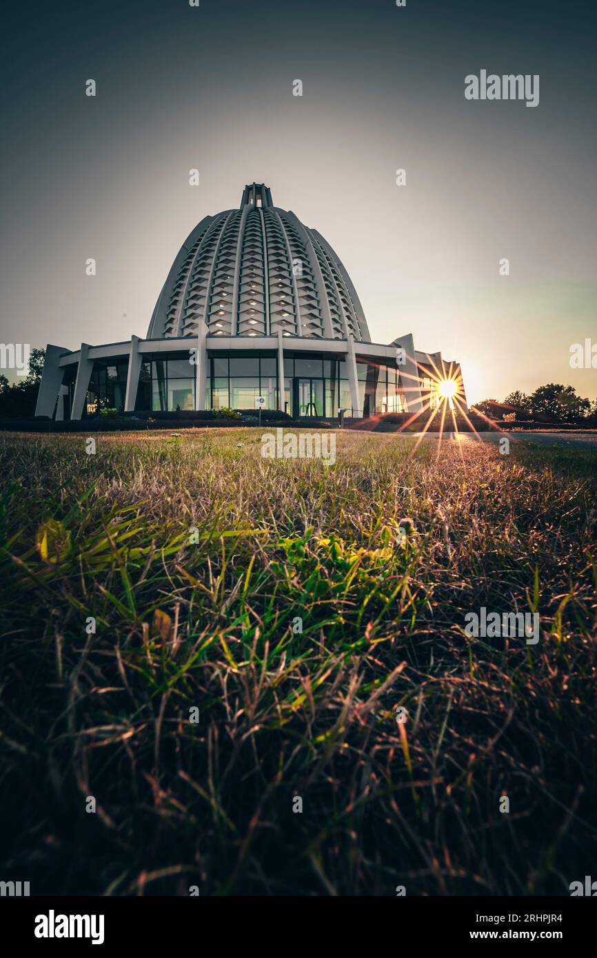 Inspiring beauty, the Ba 'í temple in Hofheim in the magical sunset ...