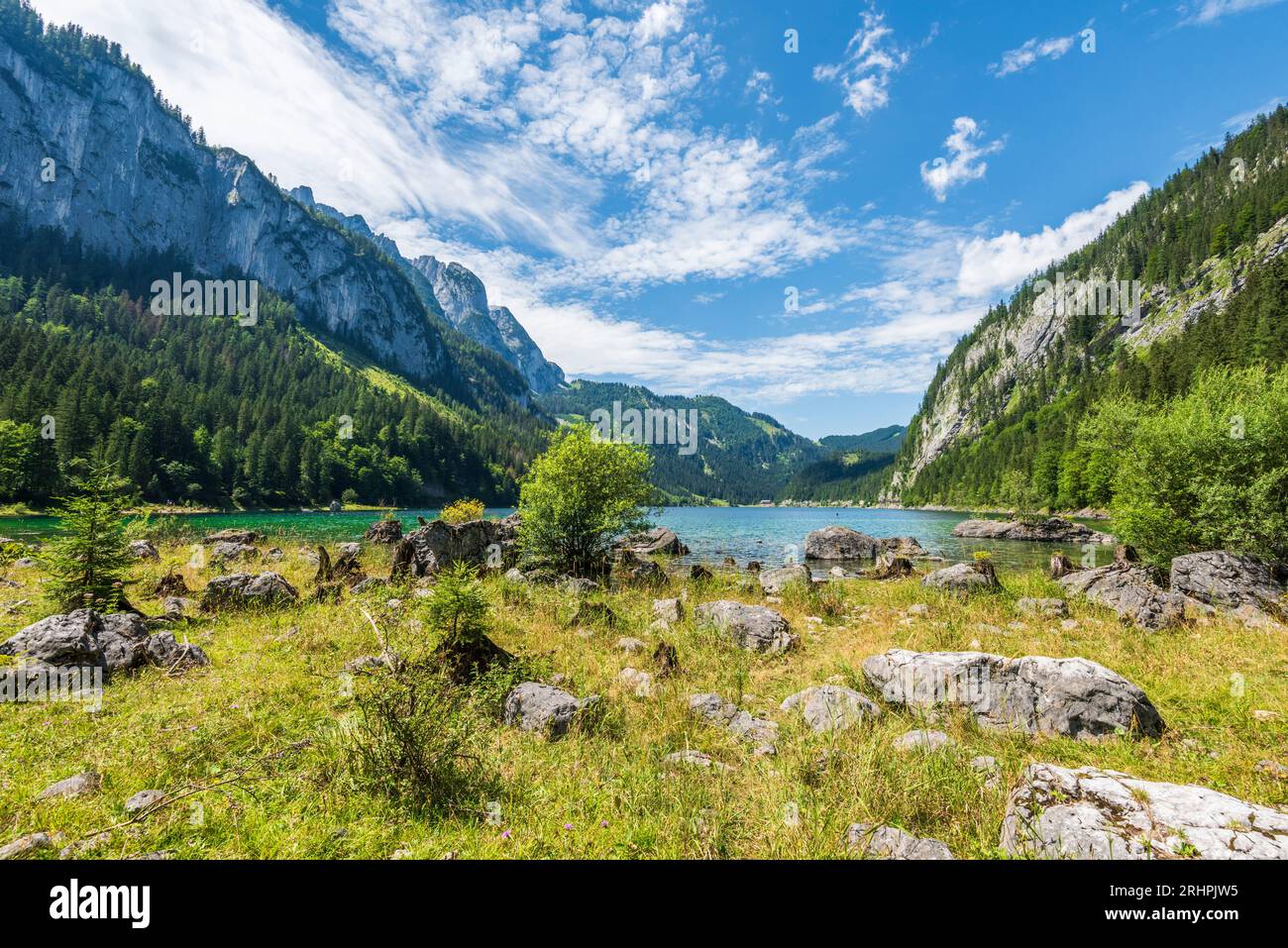 Vorderer Gosausee and Gosaukamm in Salzkammergut, Upper Austria ...