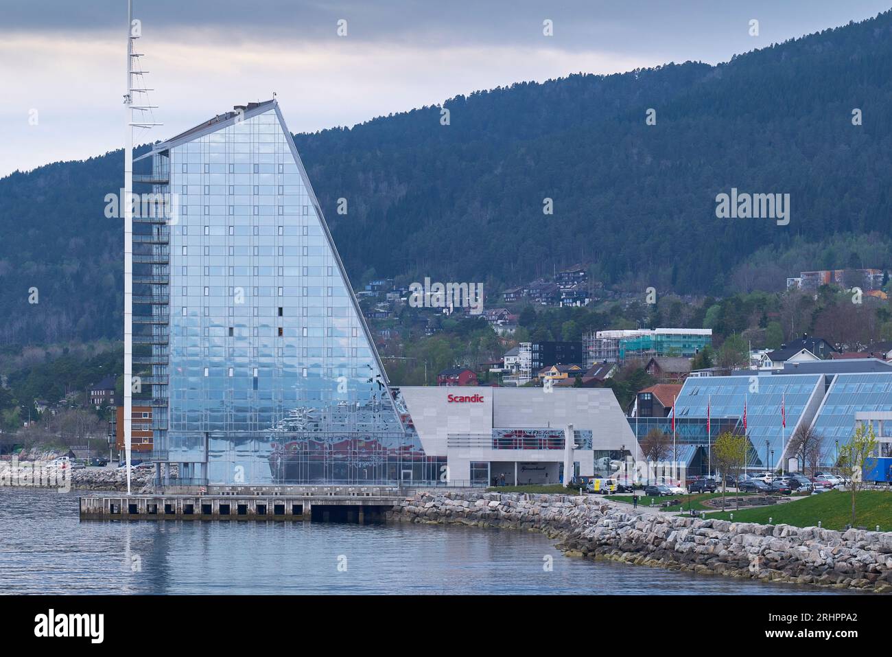 The Contempory 16 Story Tall, Norwegian SCANDIC SEILET Hotel Built On ...