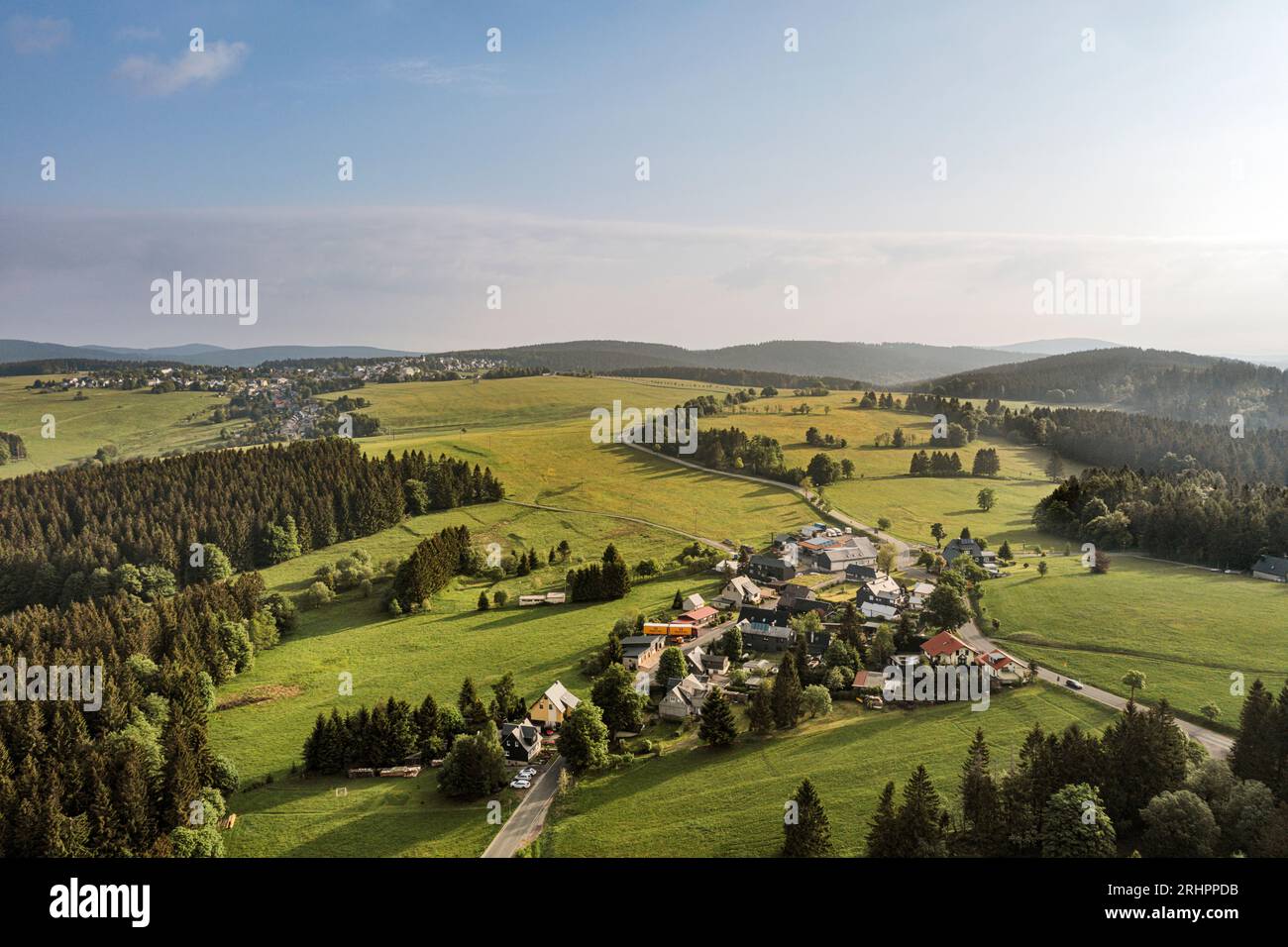 Germany, Thuringia, Neustadt (Rennsteig), Kahlert, village, road ...