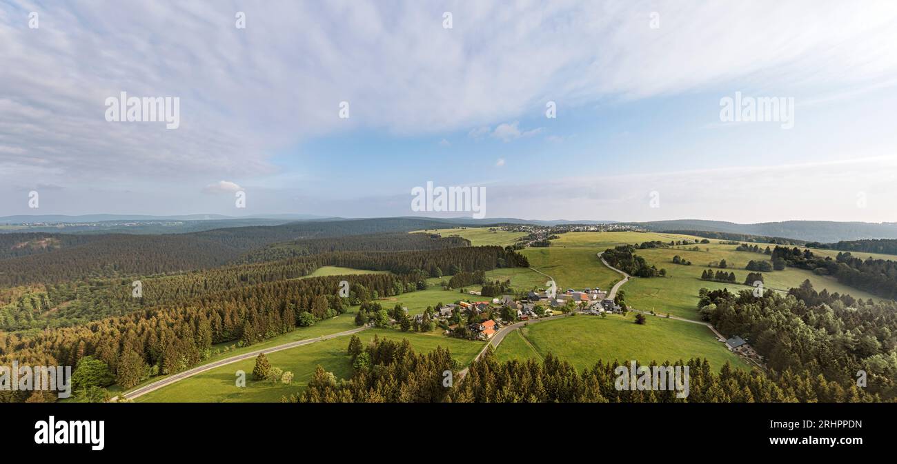 Germany, Thuringia, Neustadt (Rennsteig), Kahlert, village, road ...