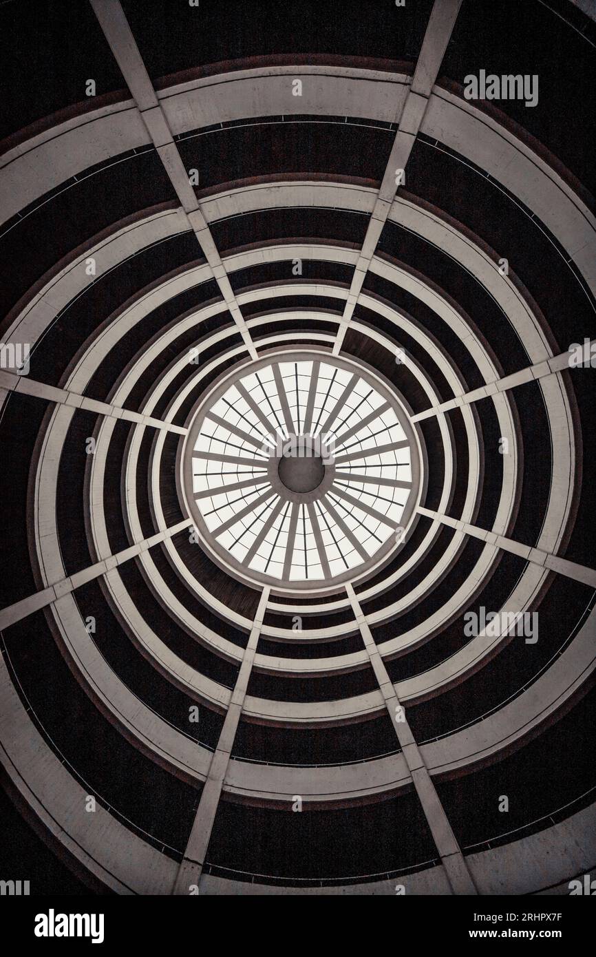 Circular driveway hi-res stock photography and images - Alamy