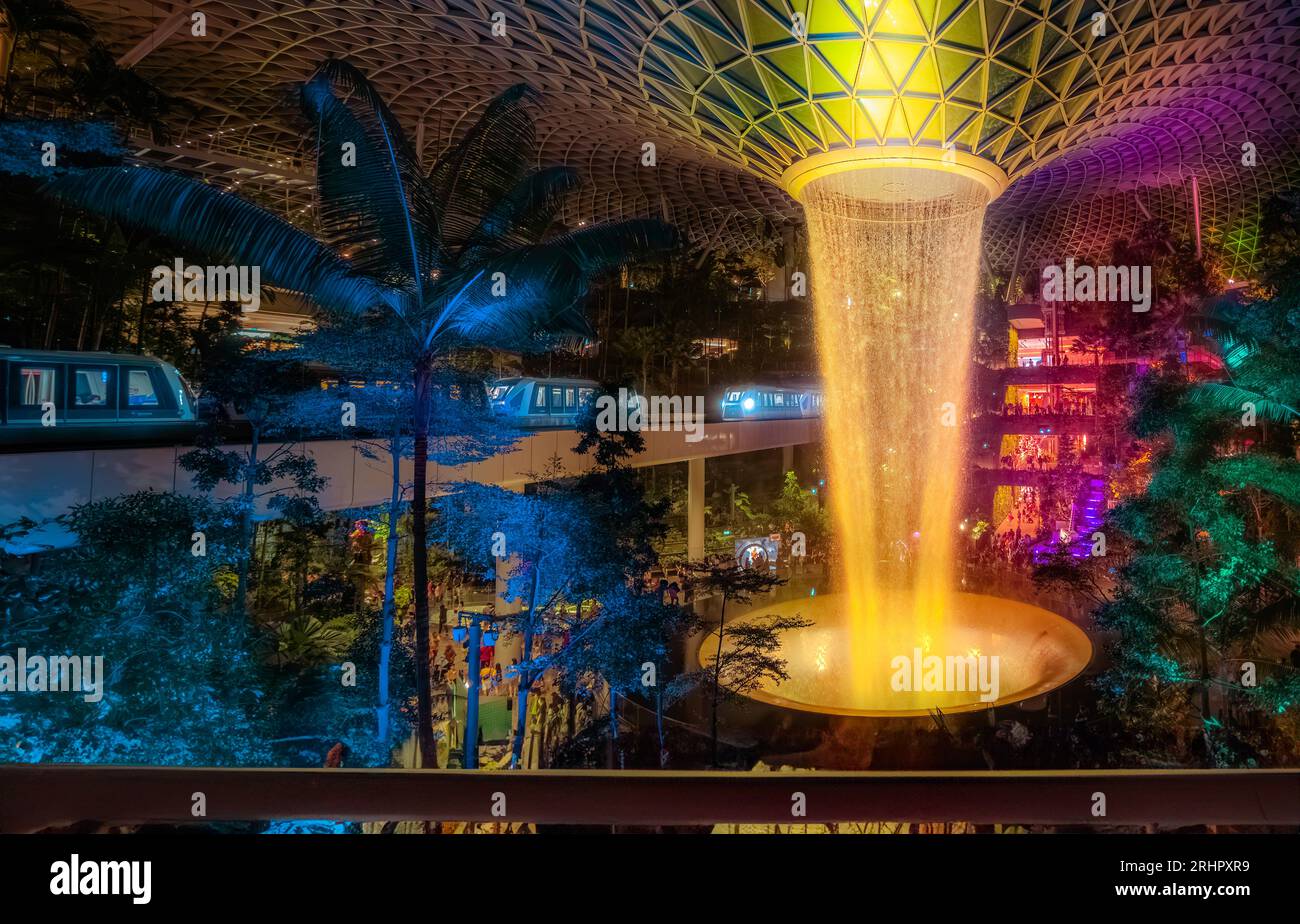 Jewel Changi Airport Rain Vortex, the largest indoor waterfall in the ...