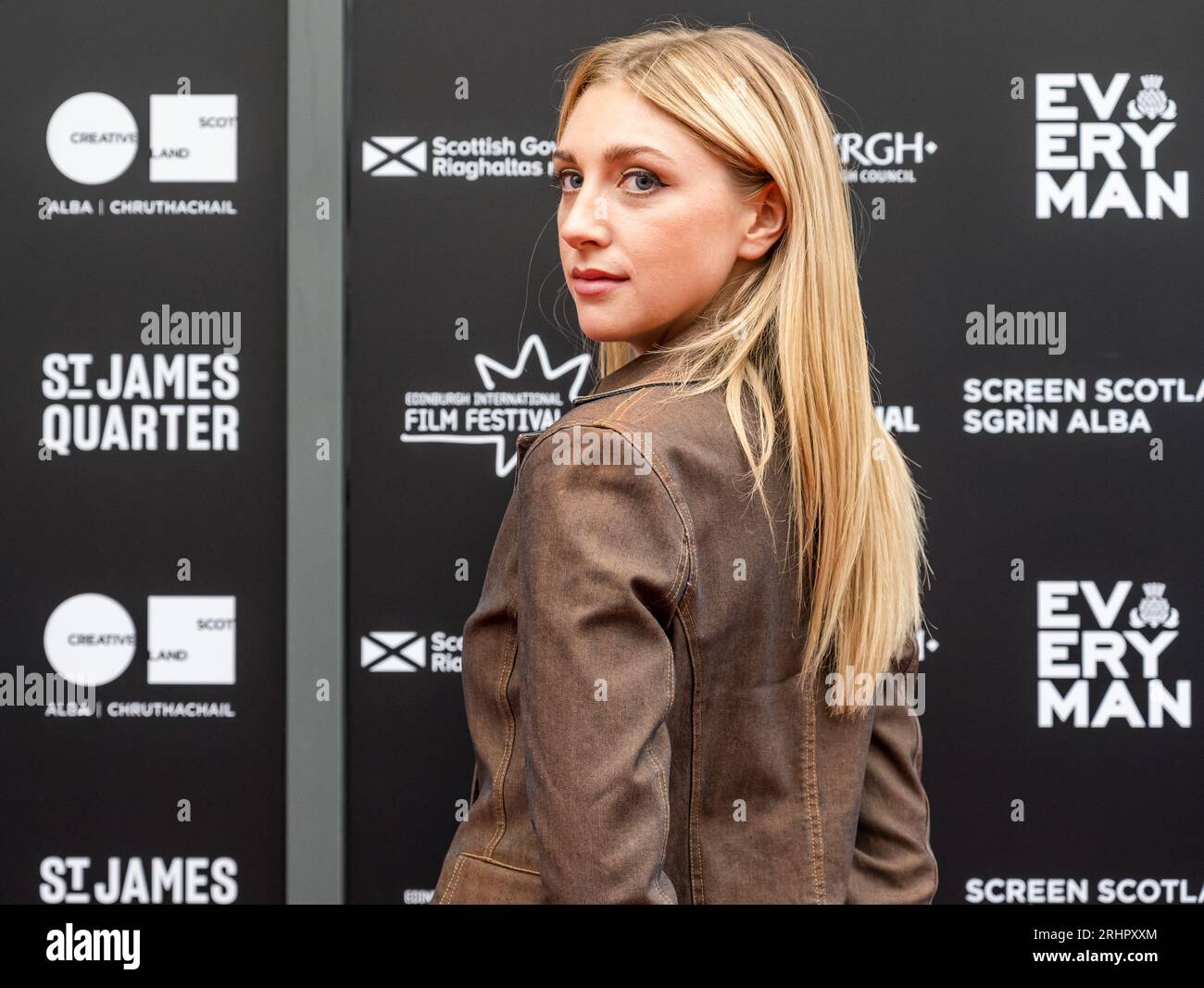 Ella lily hyland hi-res stock photography and images - Alamy