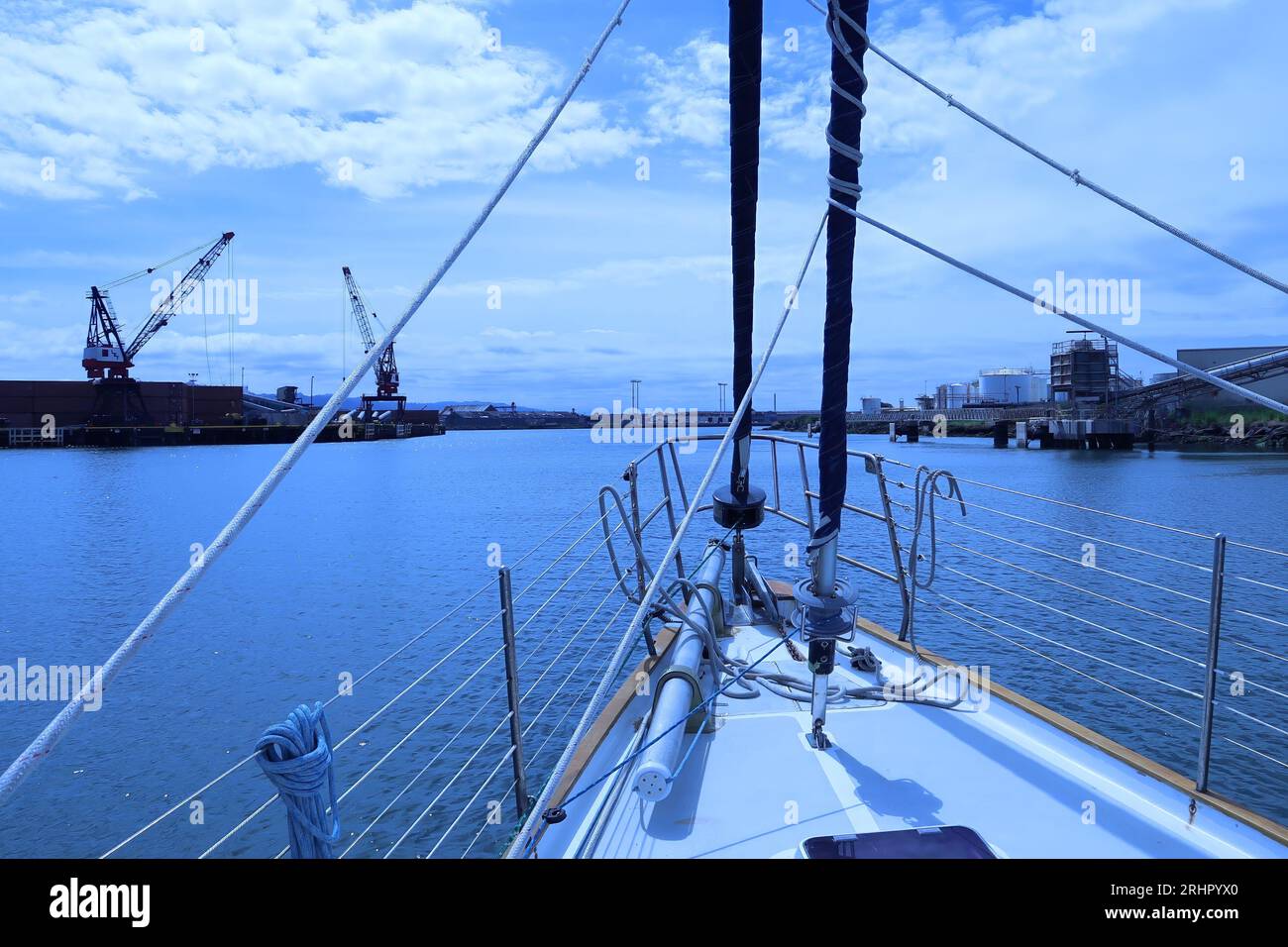 Sailing on a sailboat to Angel island in san francisco bay Stock Photo ...