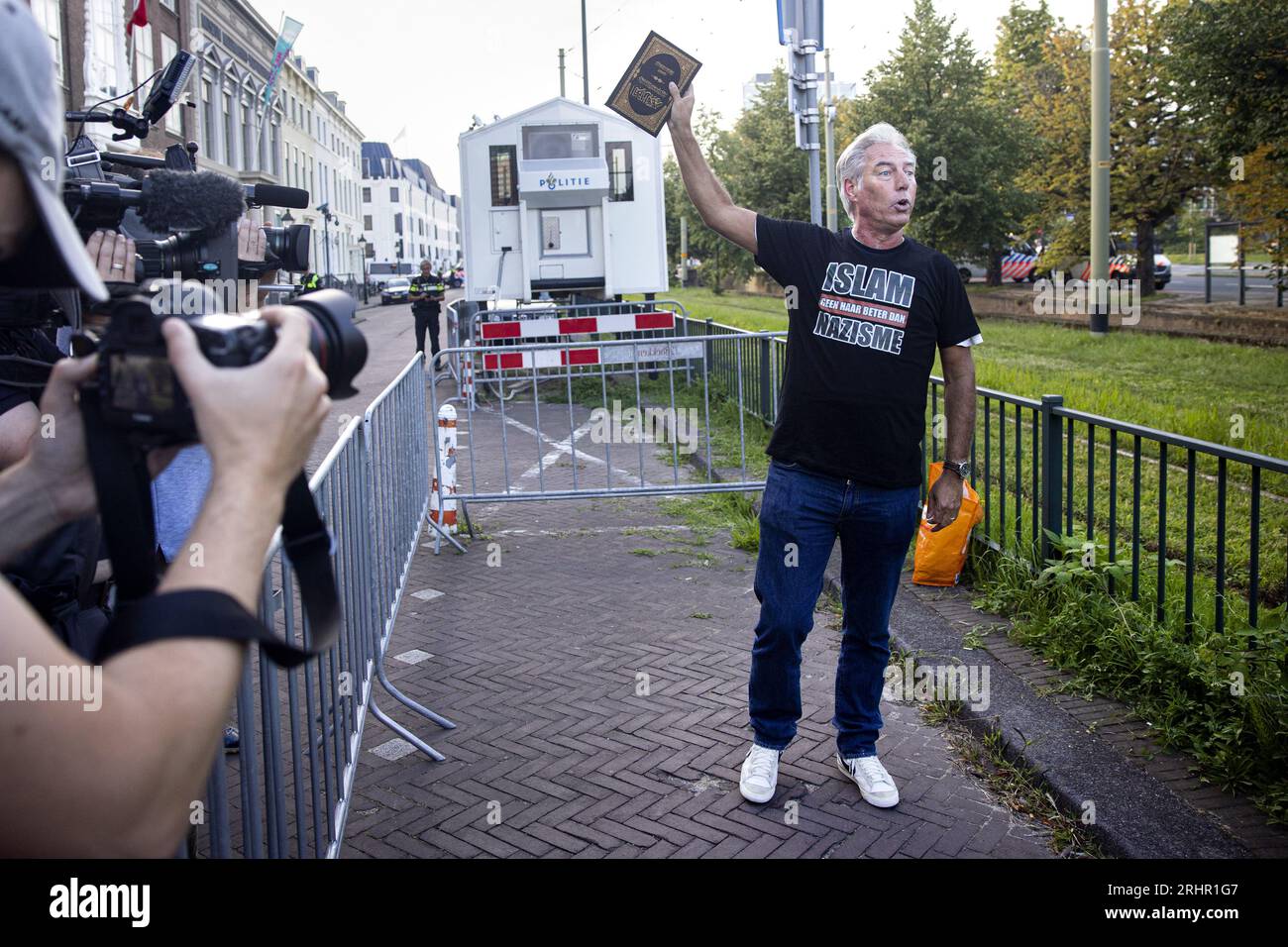 THE HAGUE - Pegida leader Edwin Wagensveld tears up a Quran during a ...