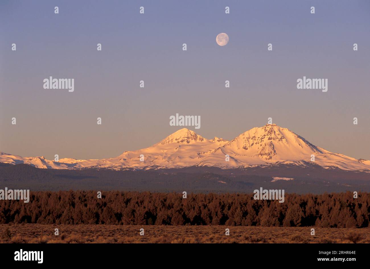 USA, Pacific Northwest, Oregon, Central Oregon, Cascade mountains, Bend ...
