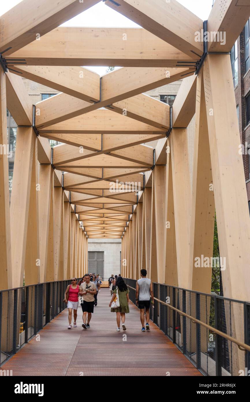 High Line Moynihan connector wooden truss bridge in Manhattan NYC Stock ...