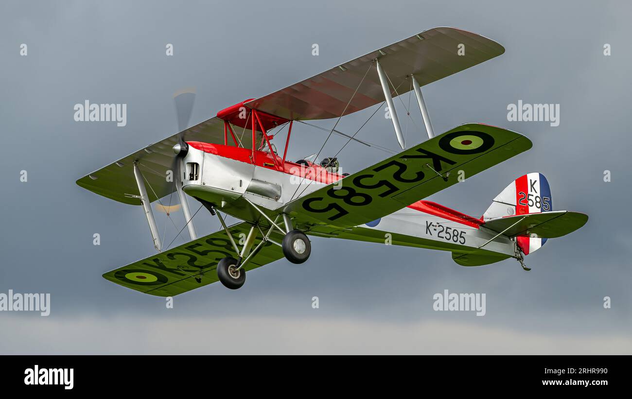 Dh82a tiger moth cockpit hi-res stock photography and images - Alamy