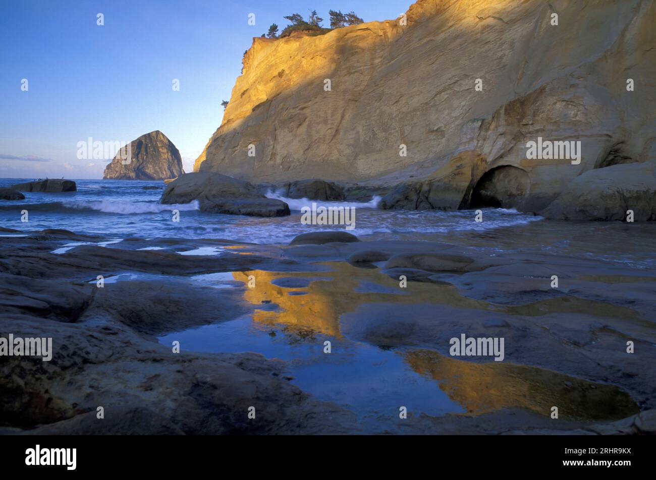 USA, Pacific Northwest, Oregon, Oregon Coast, Tillamook, Kape Kiwanda ...