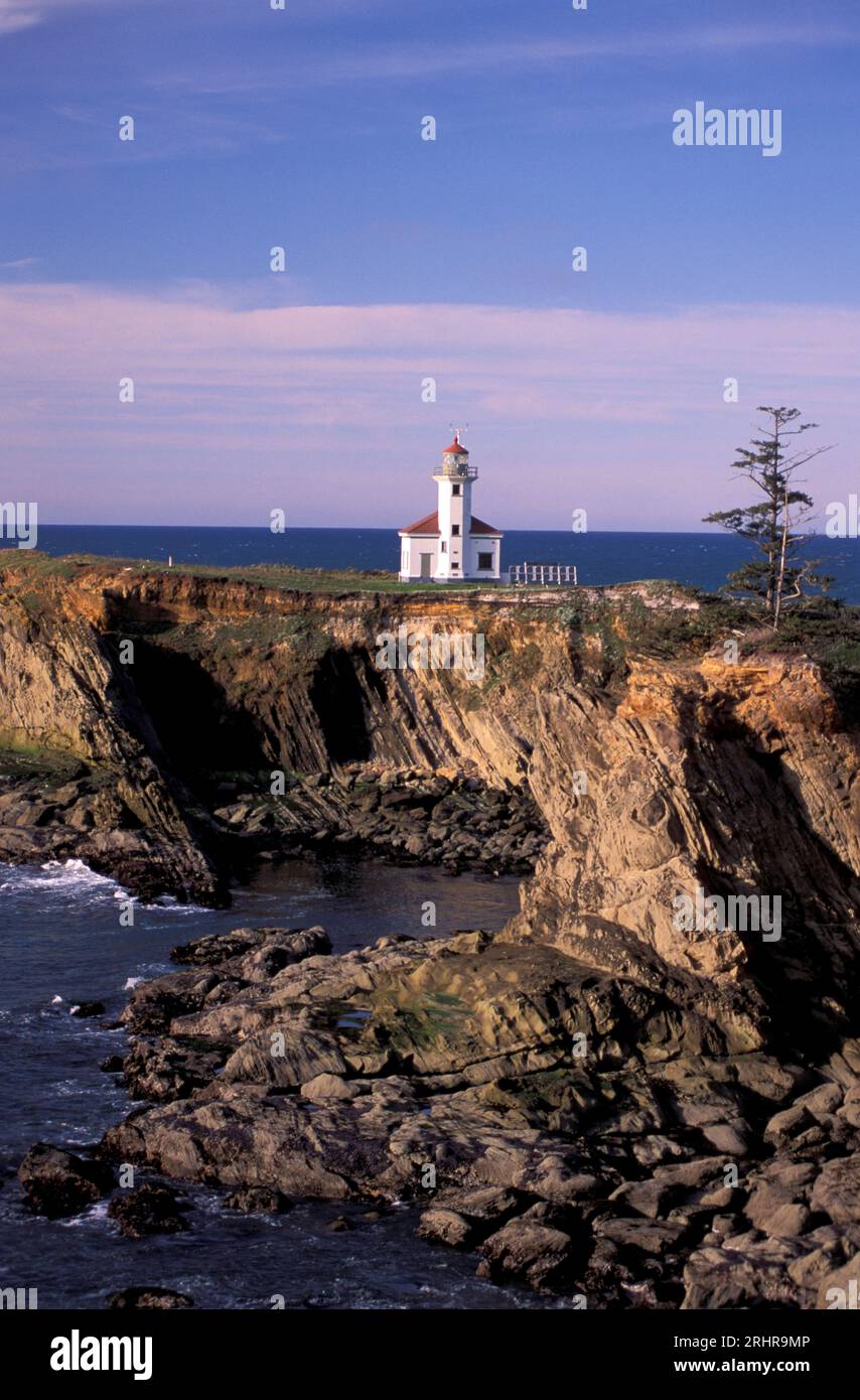 Cape Arago Lighthouse, seen from Sunset Bay State Park, Oregon Coast ...