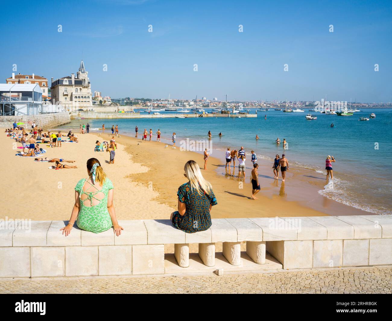 Downtown cascais hi-res stock photography and images - Alamy