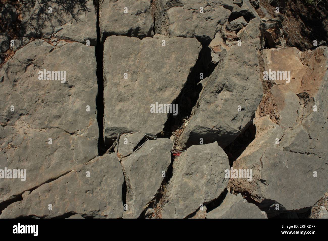 Cracked rocks hi-res stock photography and images - Alamy