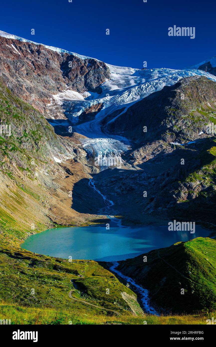 Swiss alps mountain lake landscape hi-res stock photography and images ...