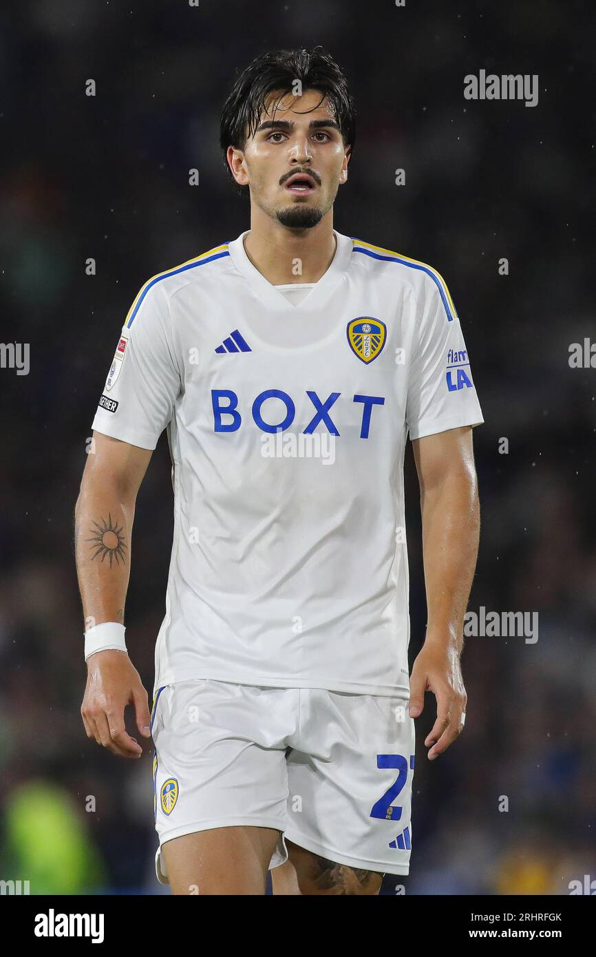 Pascal Struijk #21 of Leeds United during the Sky Bet Championship ...
