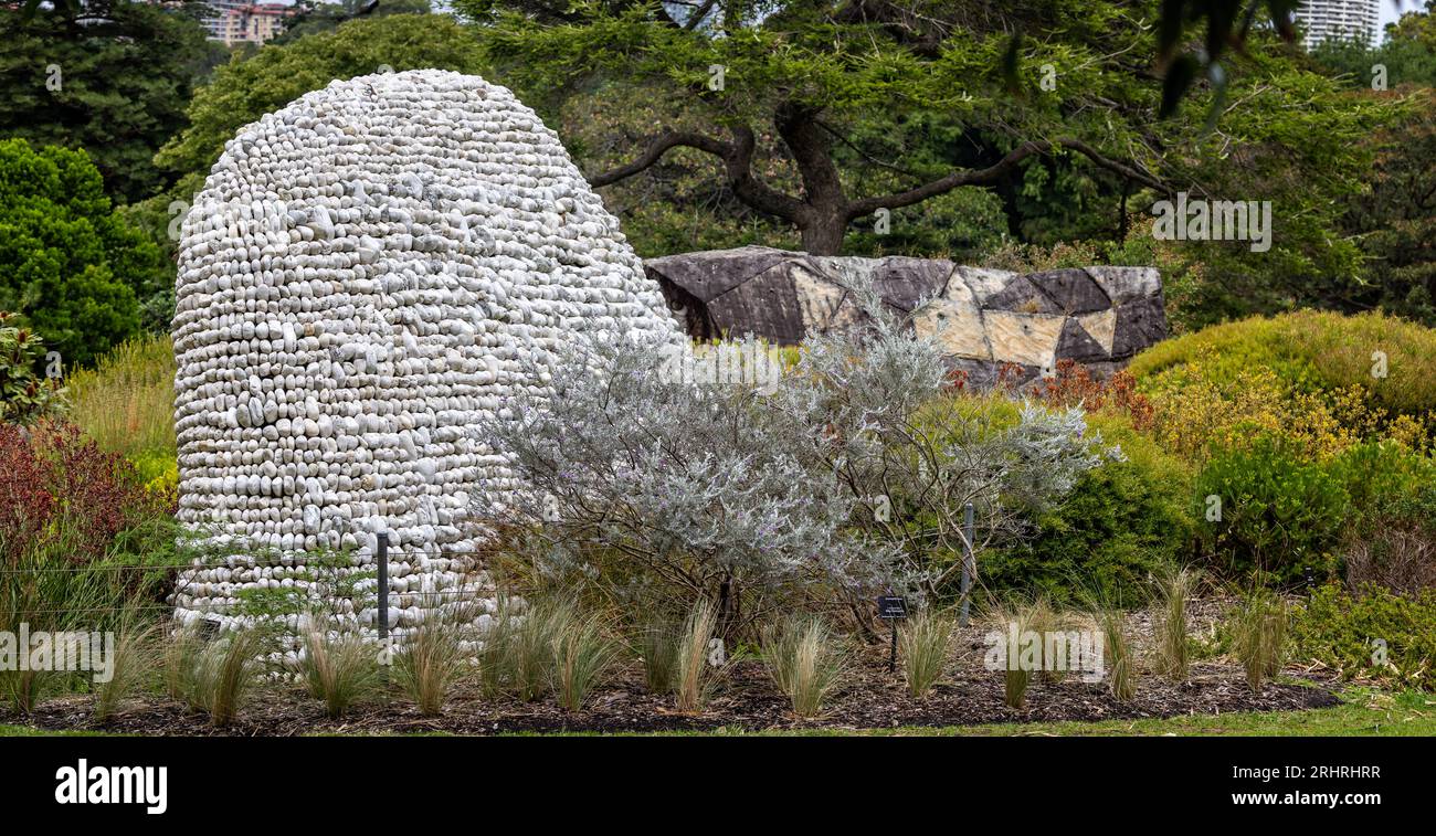 Wurrungwuri sculpture consisting of 16000 threaded quartz pebbles in ...
