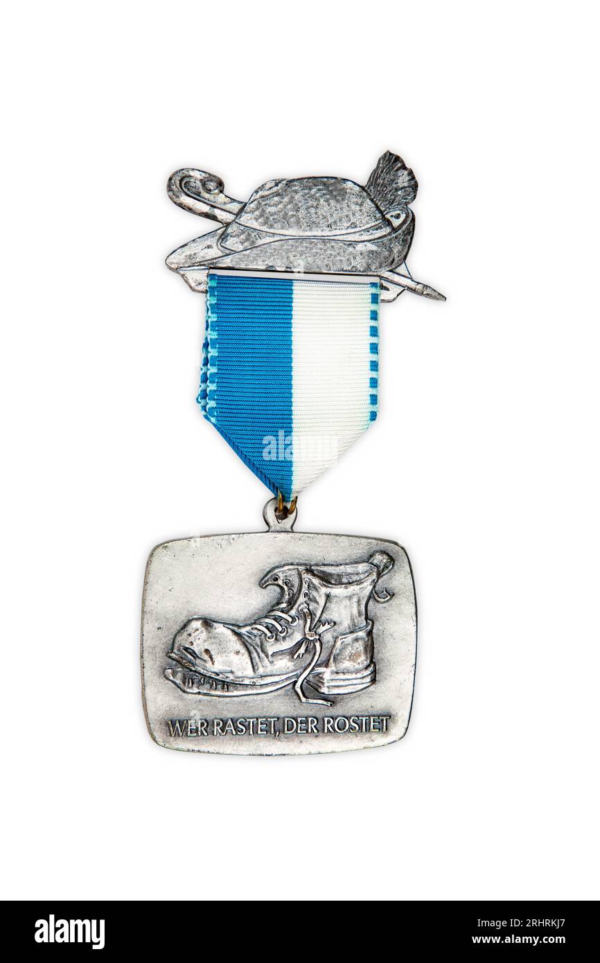 Hiking Medal with german text - Wer rastet der rostet- means: who rests ...