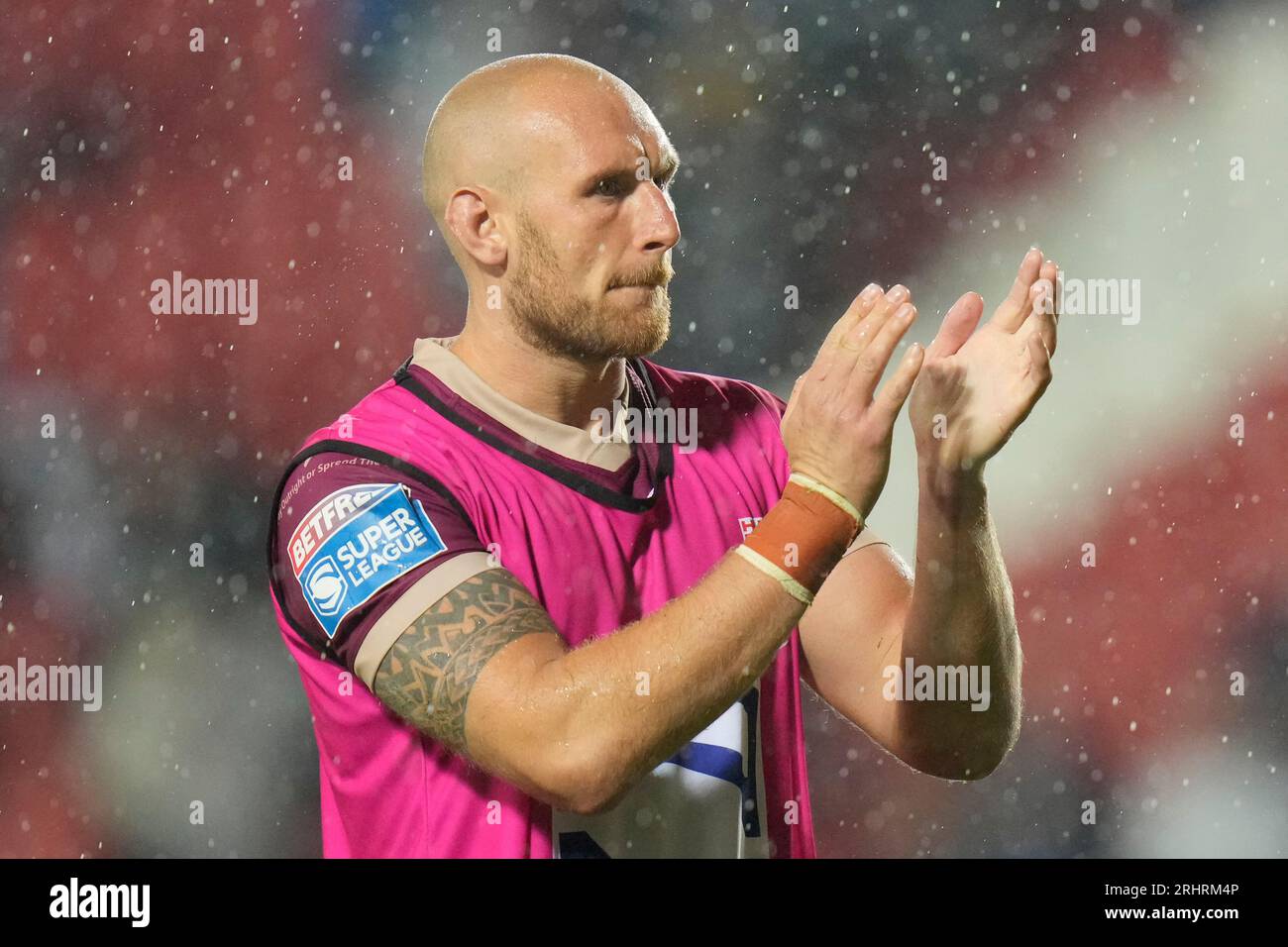 Dean Hadley #22 of Hull KR salutes the fans after the Betfred Super ...