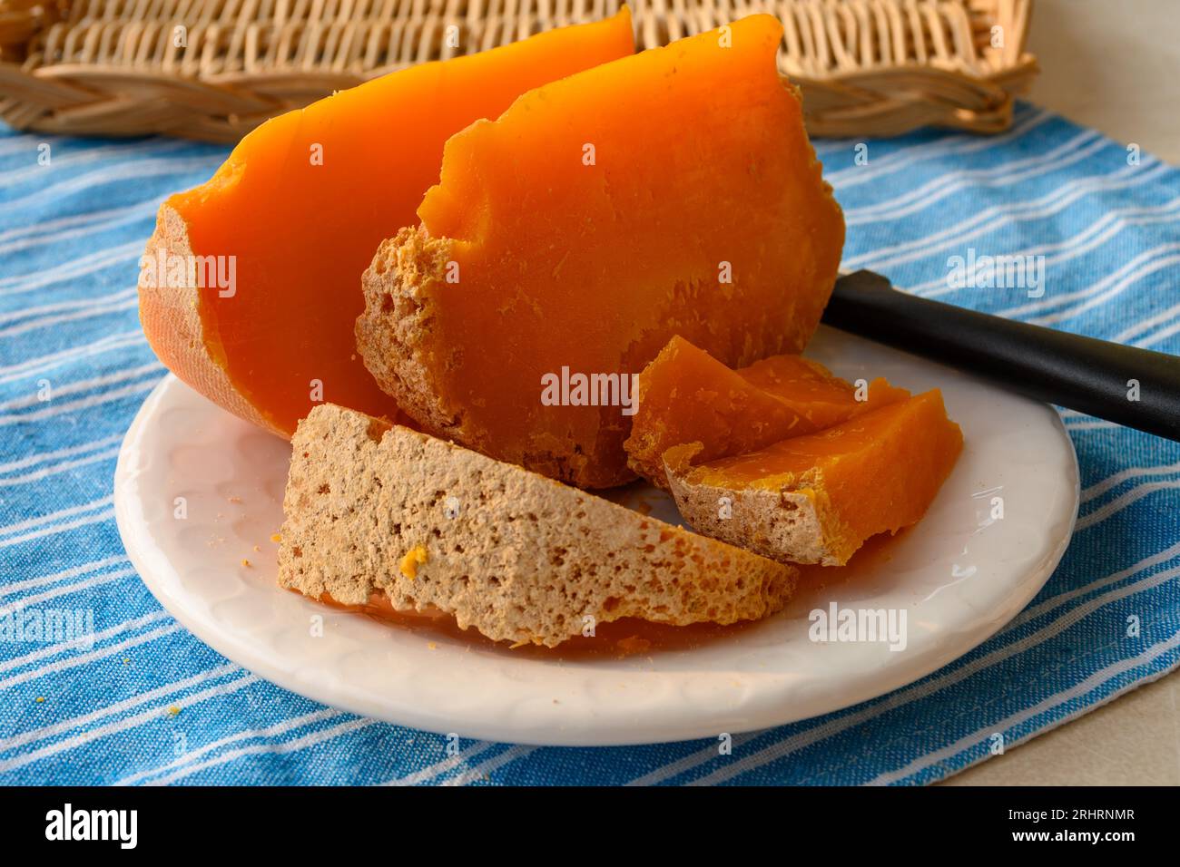 Vieux edam hi-res stock photography and images - Alamy