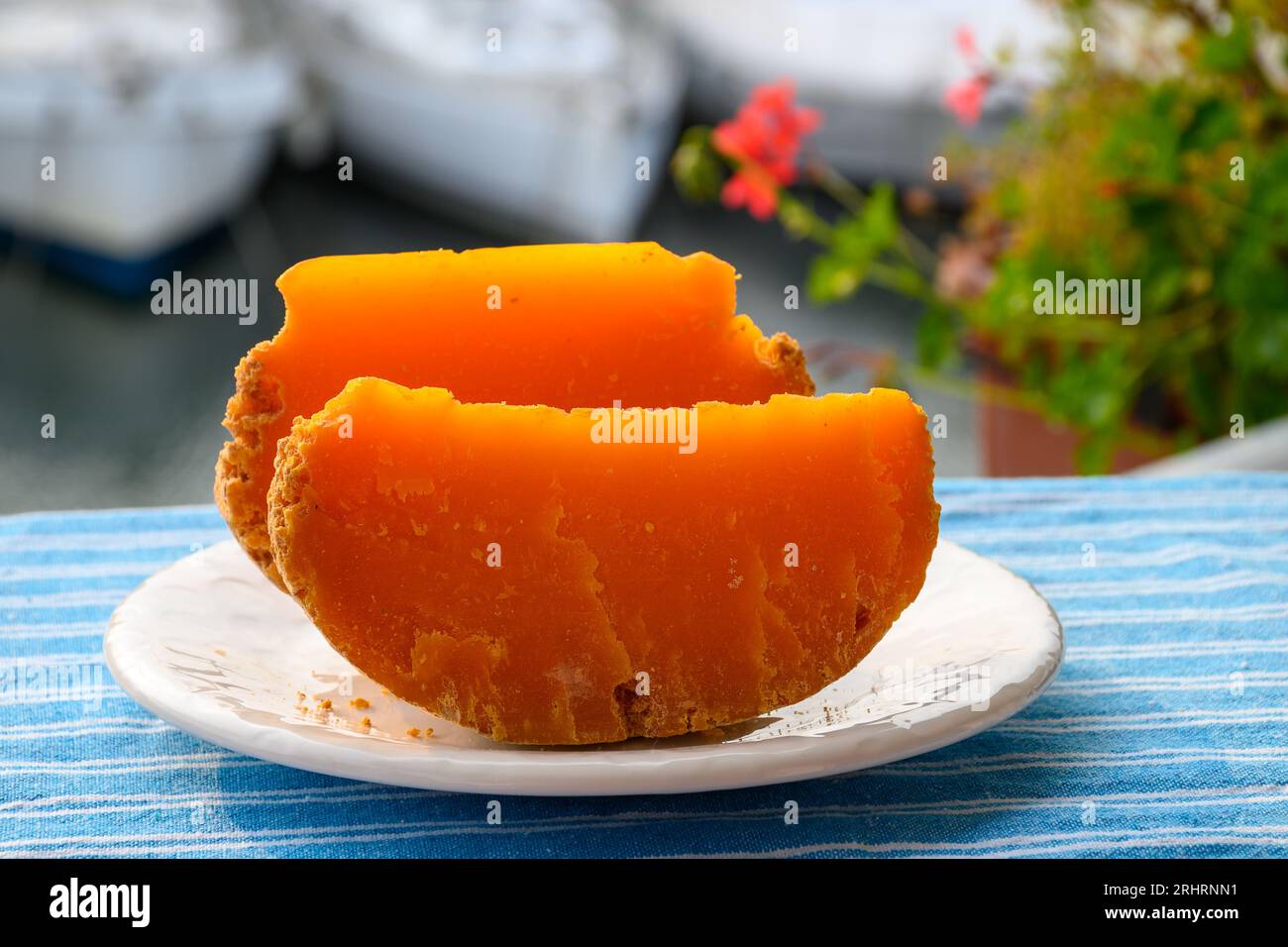 Vieux edam hi-res stock photography and images - Alamy