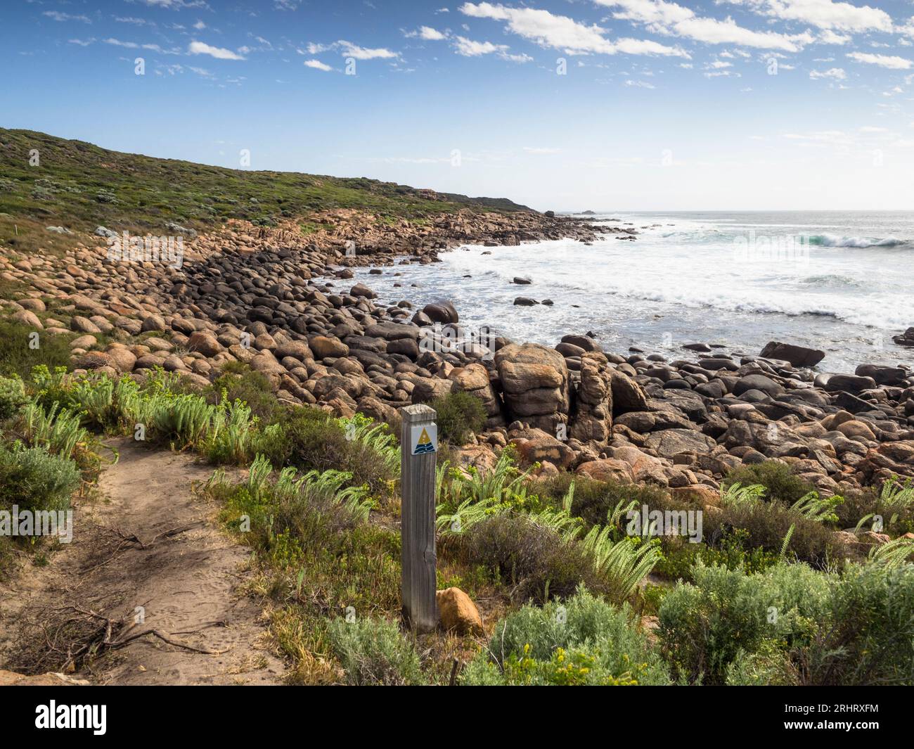 Cape to Cape track marker north of Gracetown, Leeuwin-Naturaliste ...