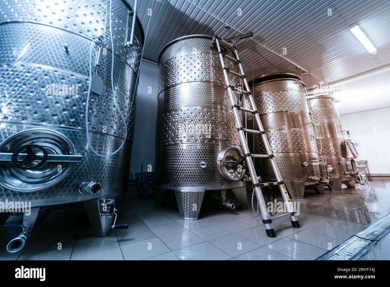 Stell production hi-res stock photography and images - Alamy