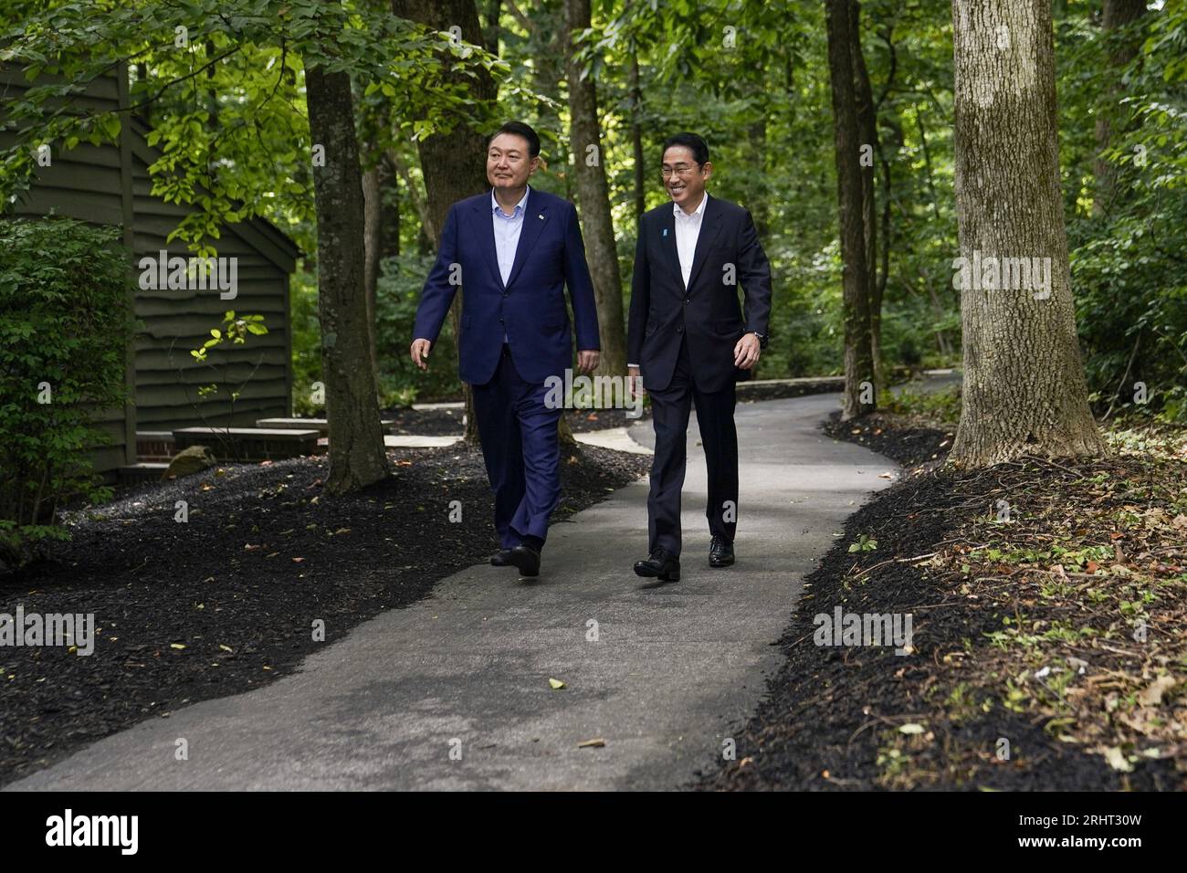South Korean President Yoon Suk Yeol and Japanese Prime Minister Fumio ...