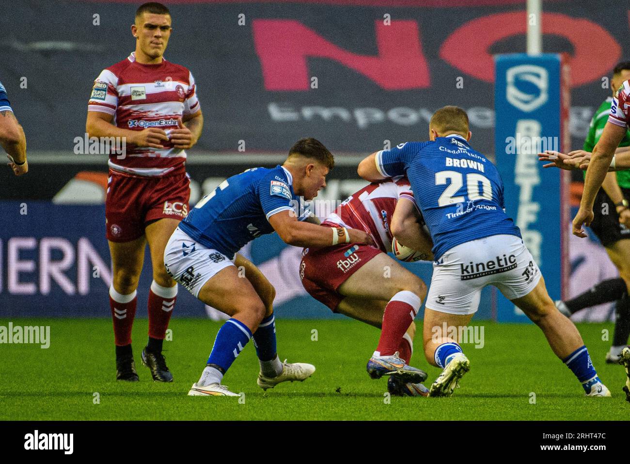 Wigan warriors vs hull football club hi-res stock photography and ...