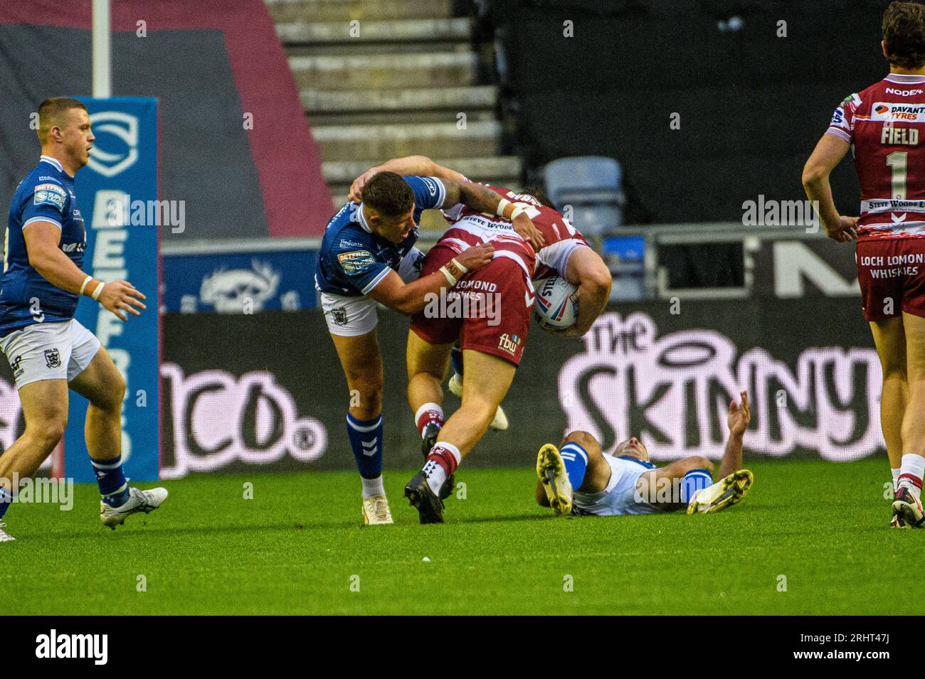 Wigan warriors vs hull football club hi-res stock photography and ...