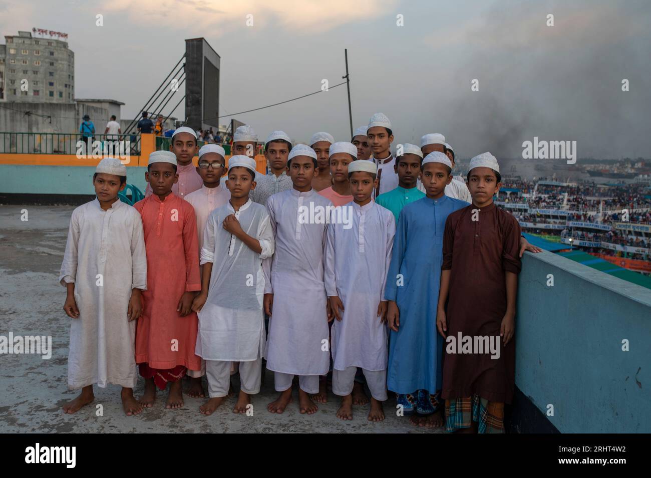 Muslim boy student in bangladesh hi-res stock photography and images ...