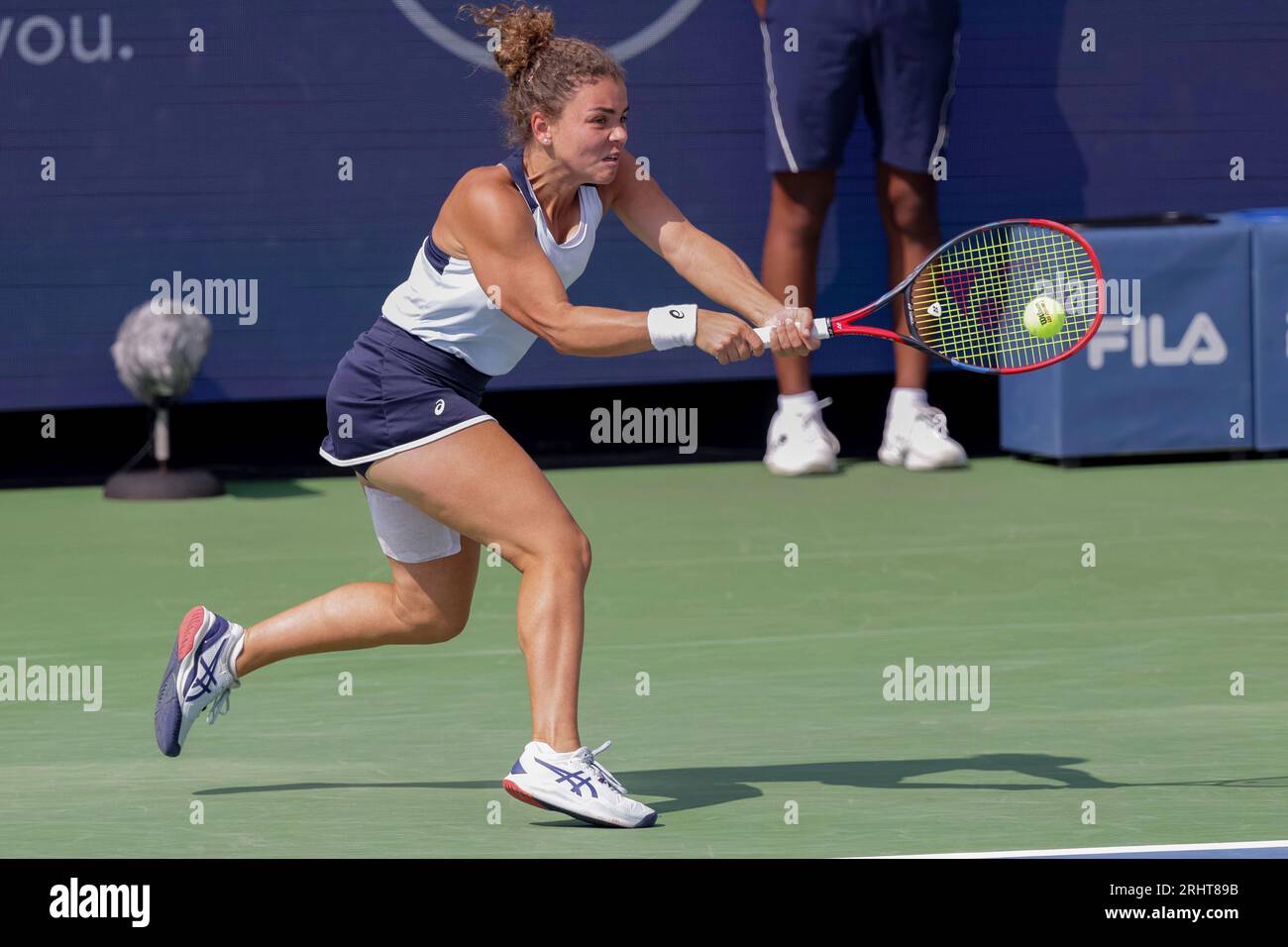 August 18, 2023, Mason, Ohio, USA: Jasmine Paolini (ITA) hits a two ...
