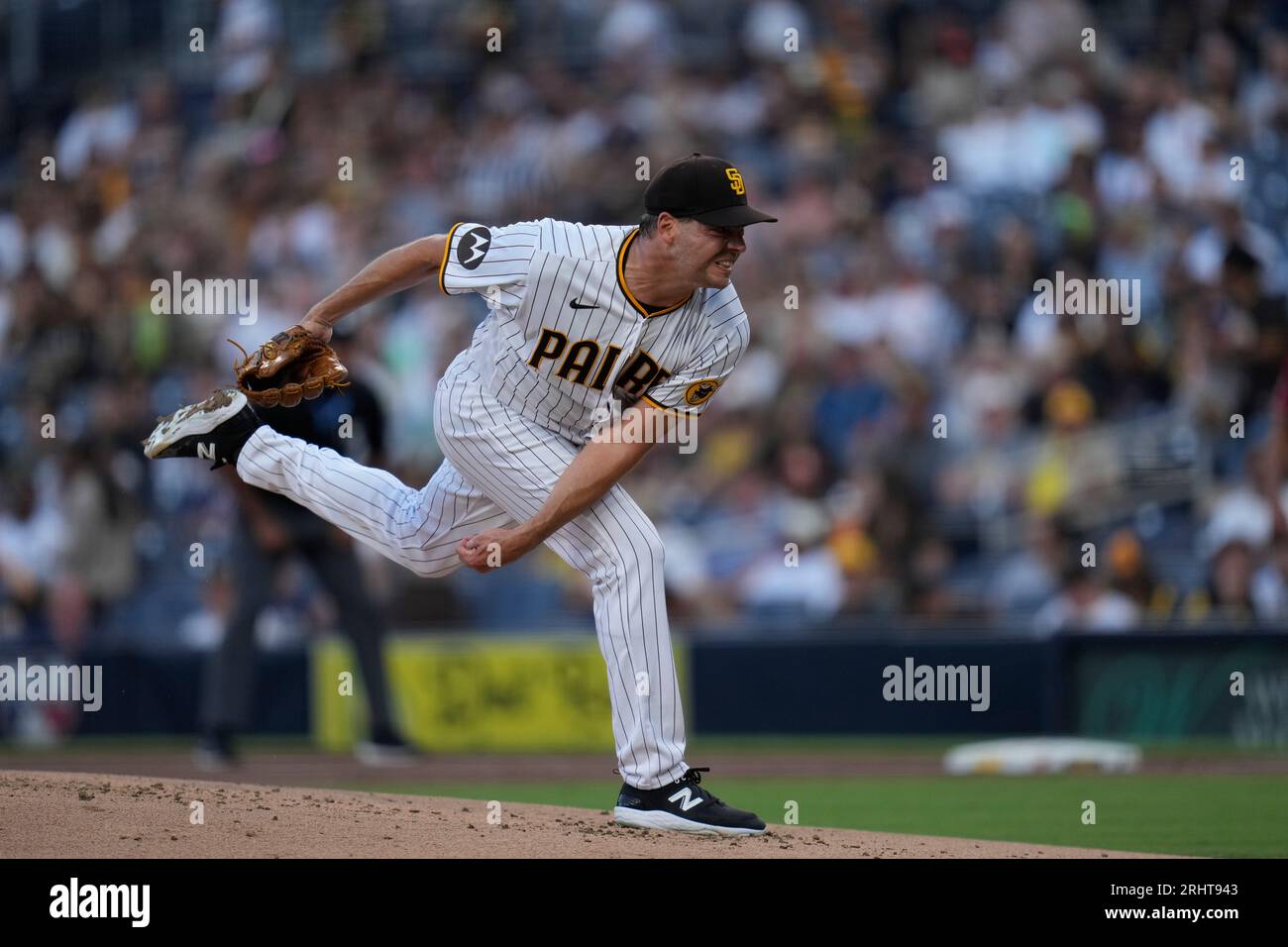 San Diego Padres starting pitcher Rich Hill works against an Arizona ...