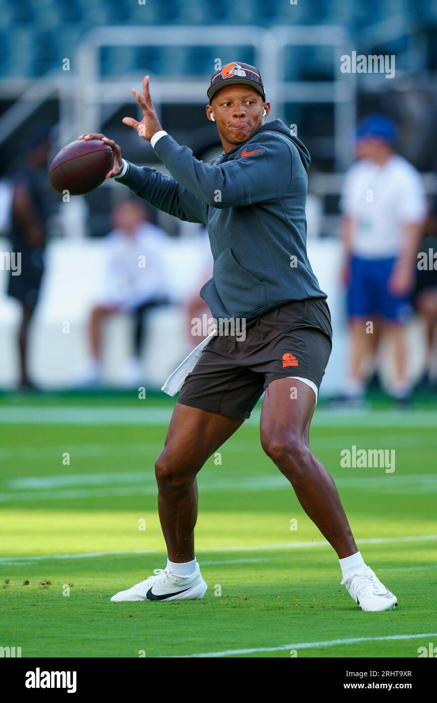 Cleveland Browns quarterback Joshua Dobbs (15) looks on prior to the ...