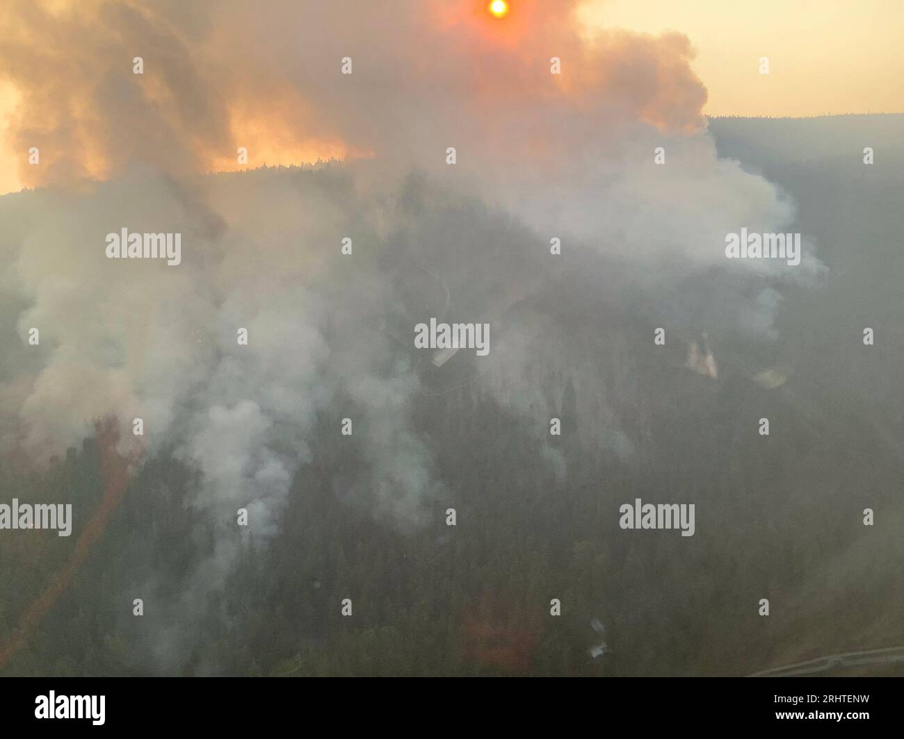 West Kelowna, British Columbia, Canada. 17th Aug, 2023. Smoke from the ...