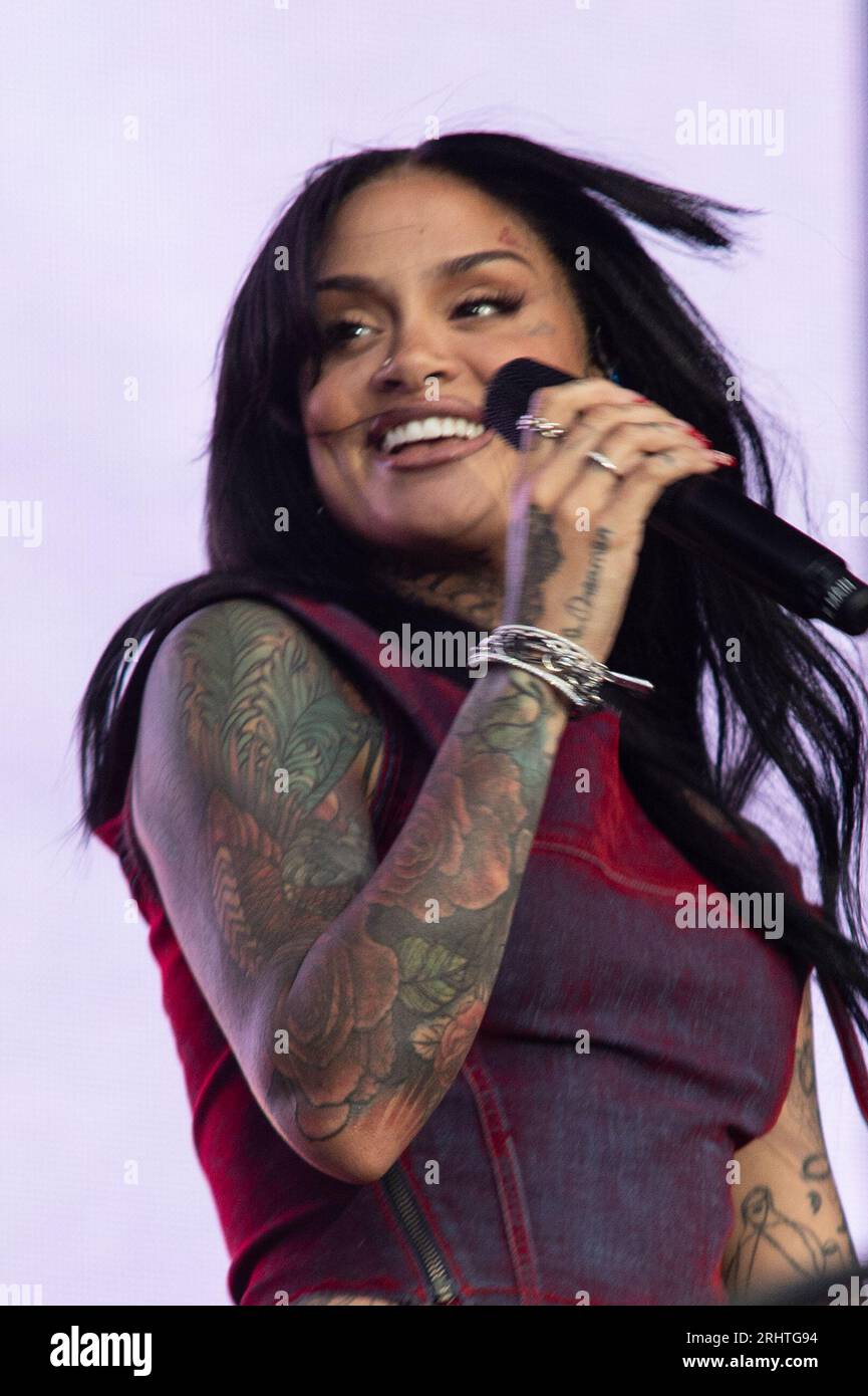 Kehlani live on stage hi-res stock photography and images - Alamy