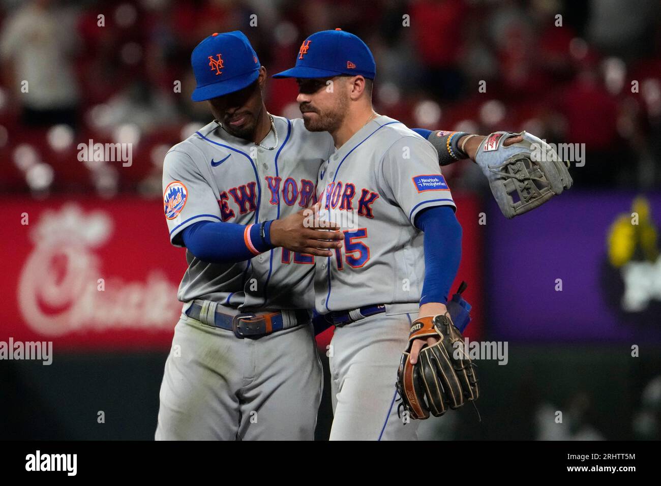 New York Mets' Francisco Lindor and Danny Mendick (15) celebrate a 7-1 ...