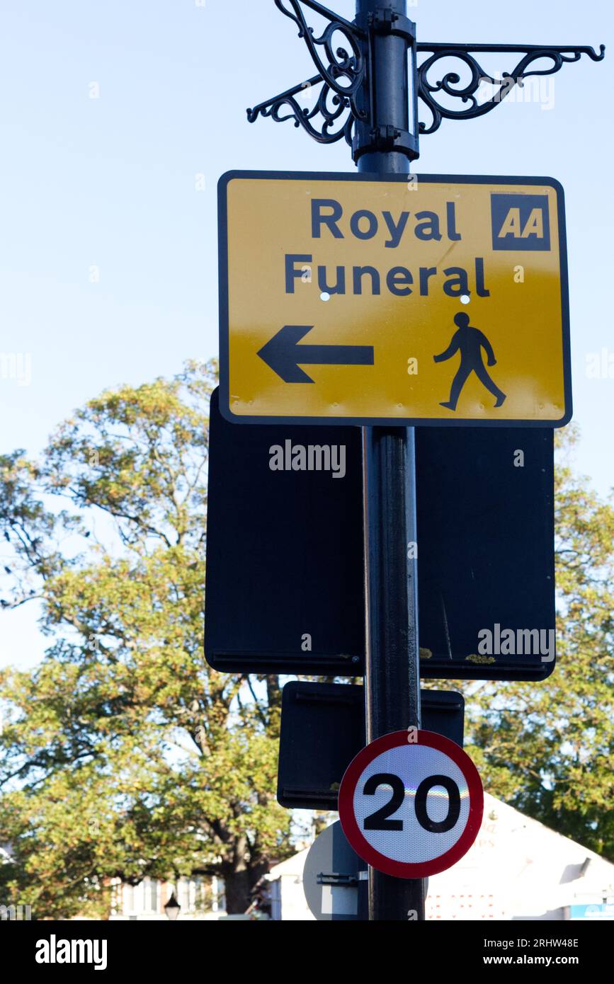 Windsor family tree hi-res stock photography and images - Alamy