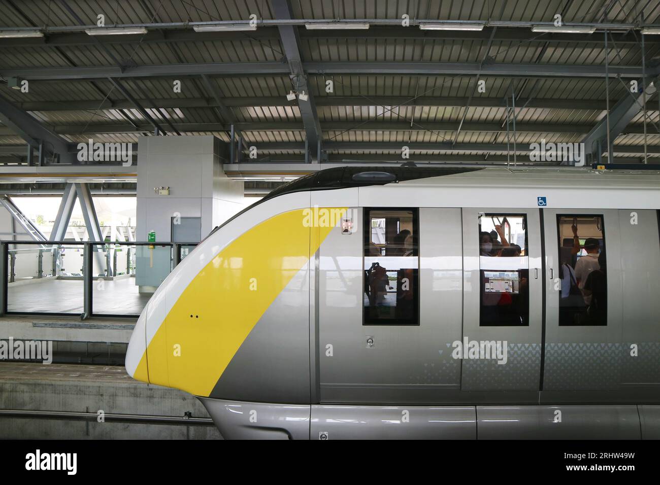 Bangkok MRT Yellow Line Monorail Ready for Departure Stock Photo - Alamy