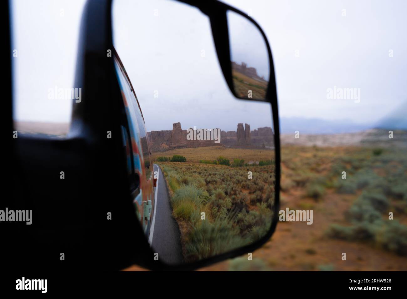 Road trip usa and rear view mirror hi-res stock photography and images ...