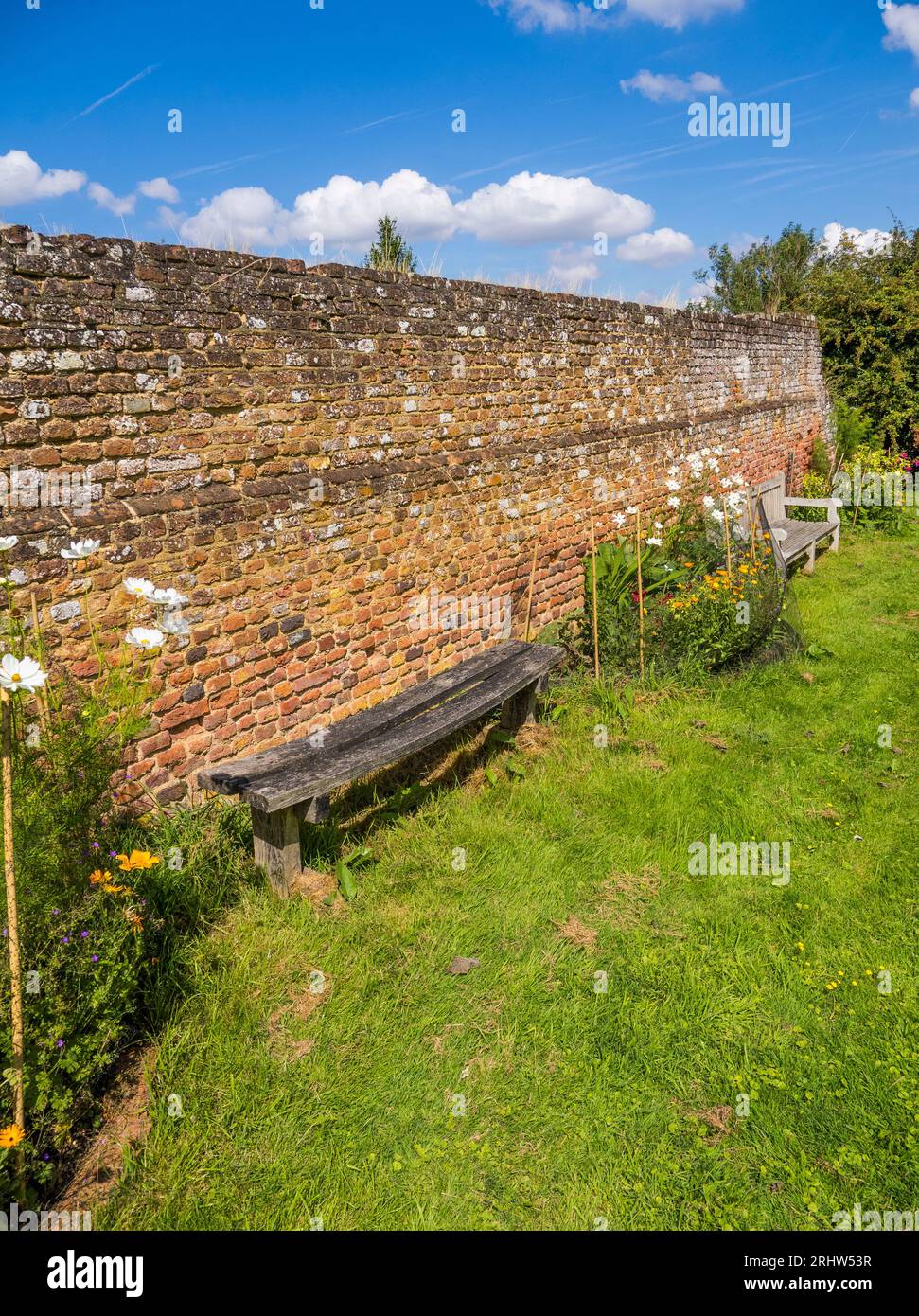 Garden Seats and Wall, Old Tudor, Walled Garden, Basing House, Old ...