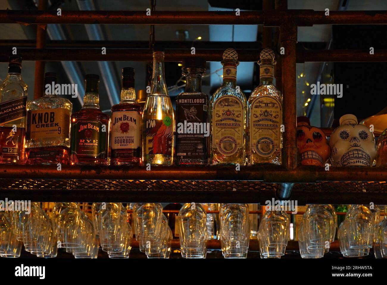 Bar drinking tel aviv hi-res stock photography and images - Alamy