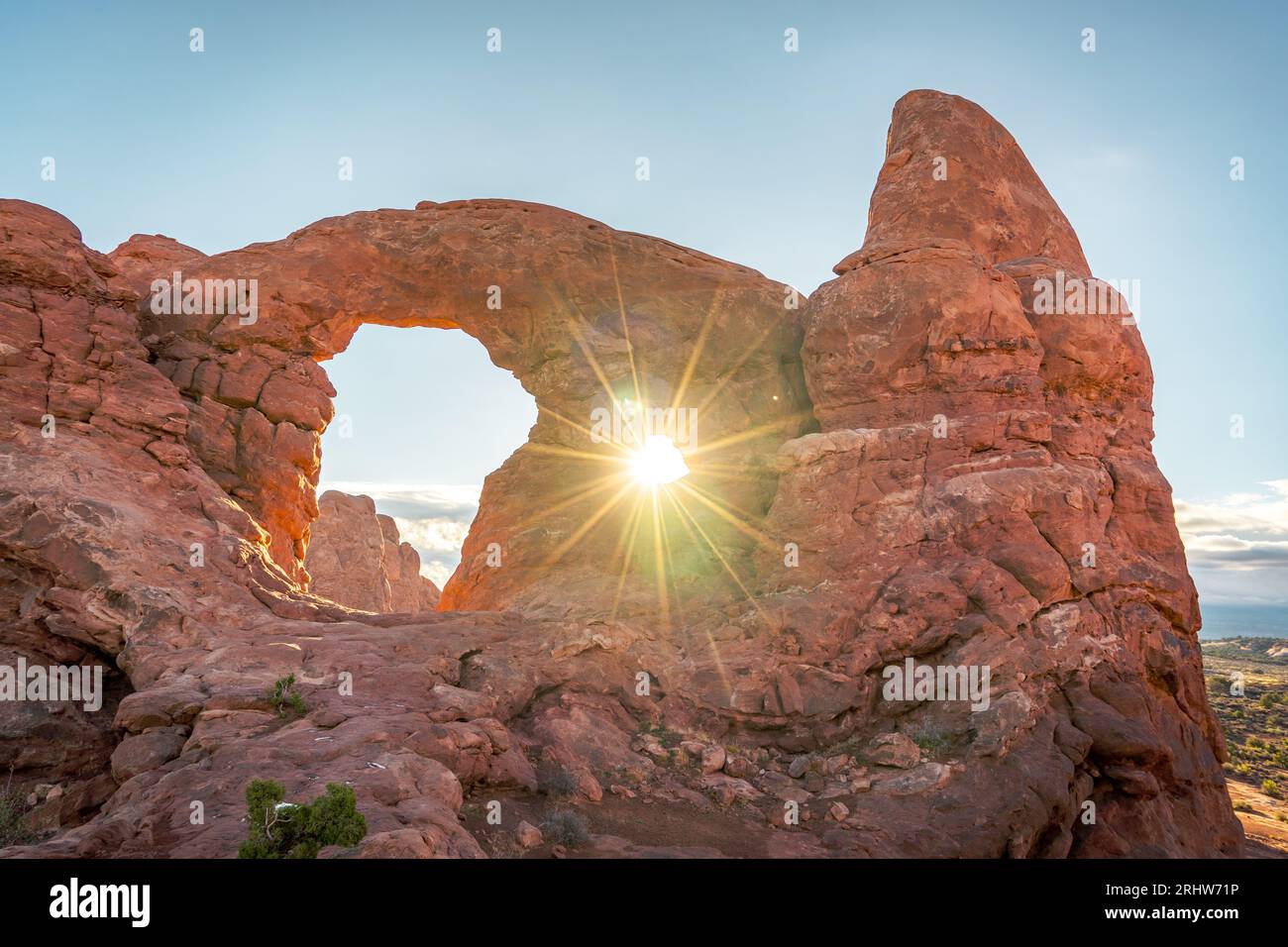 Walking through arches national hi-res stock photography and images - Alamy