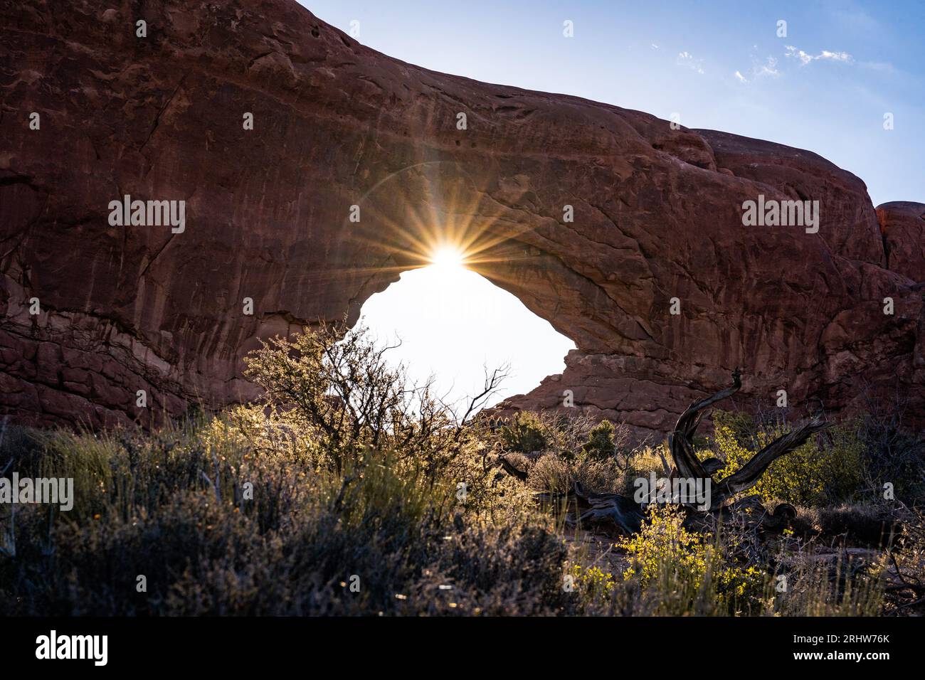 sun shining through window arch at arches nationalpark in utah usa ...