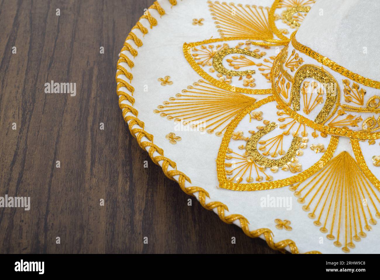 Mexican charro hat on wooden table. Mariachi hat. Typical mexican ...