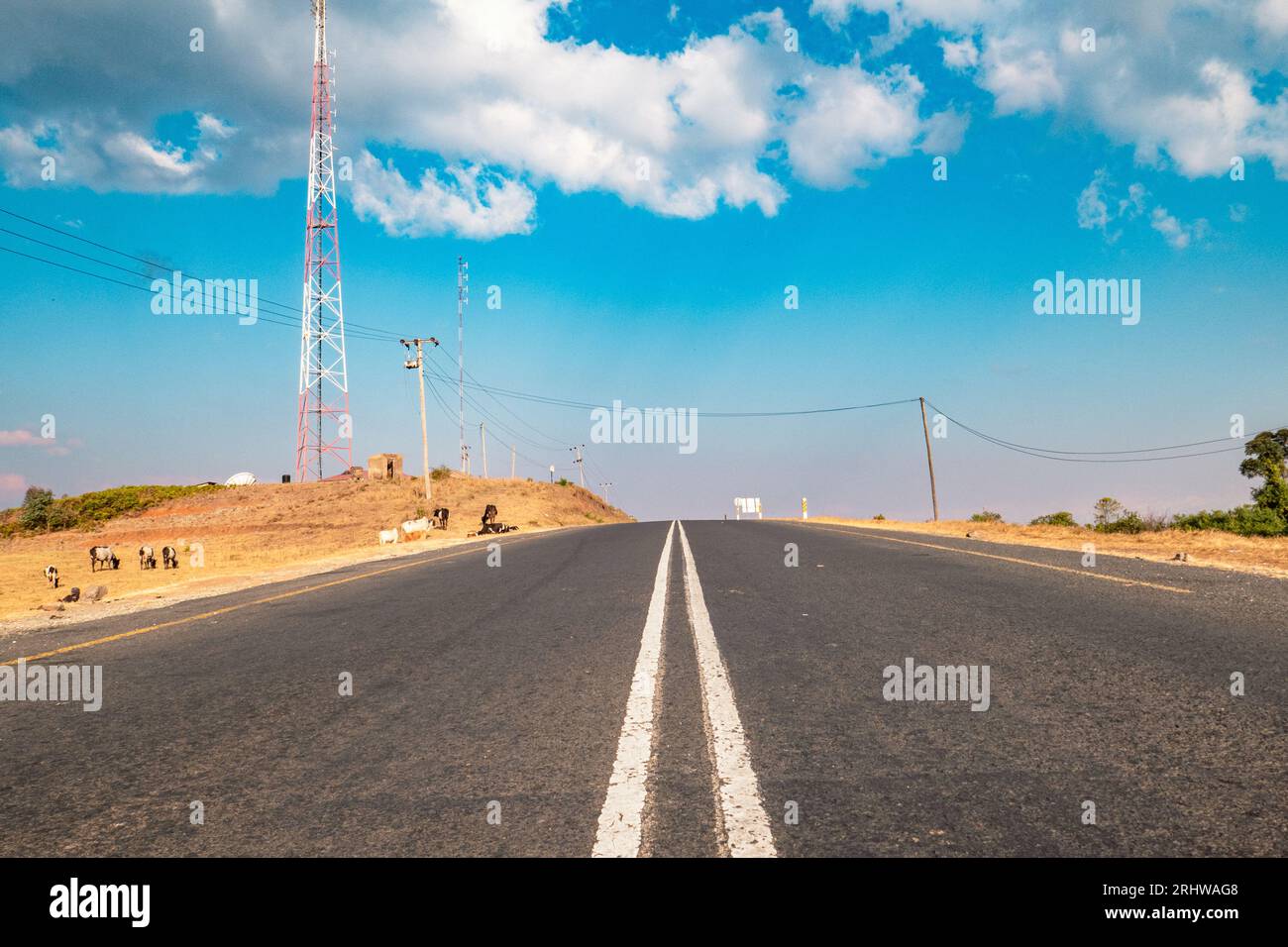 Meandering road hi-res stock photography and images - Alamy