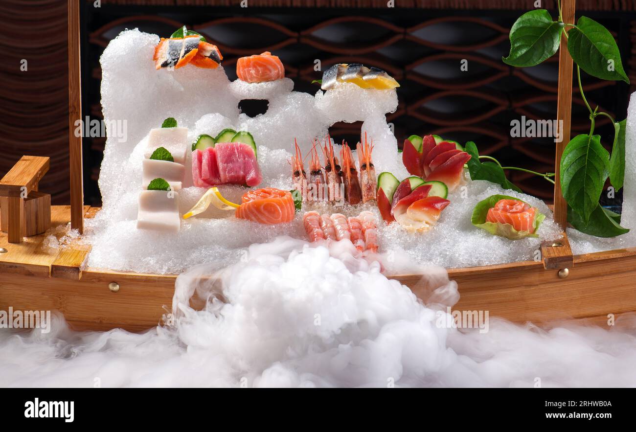 authentic japanese sashimi platter ，fresh sashimi set on ice, Japanese ...