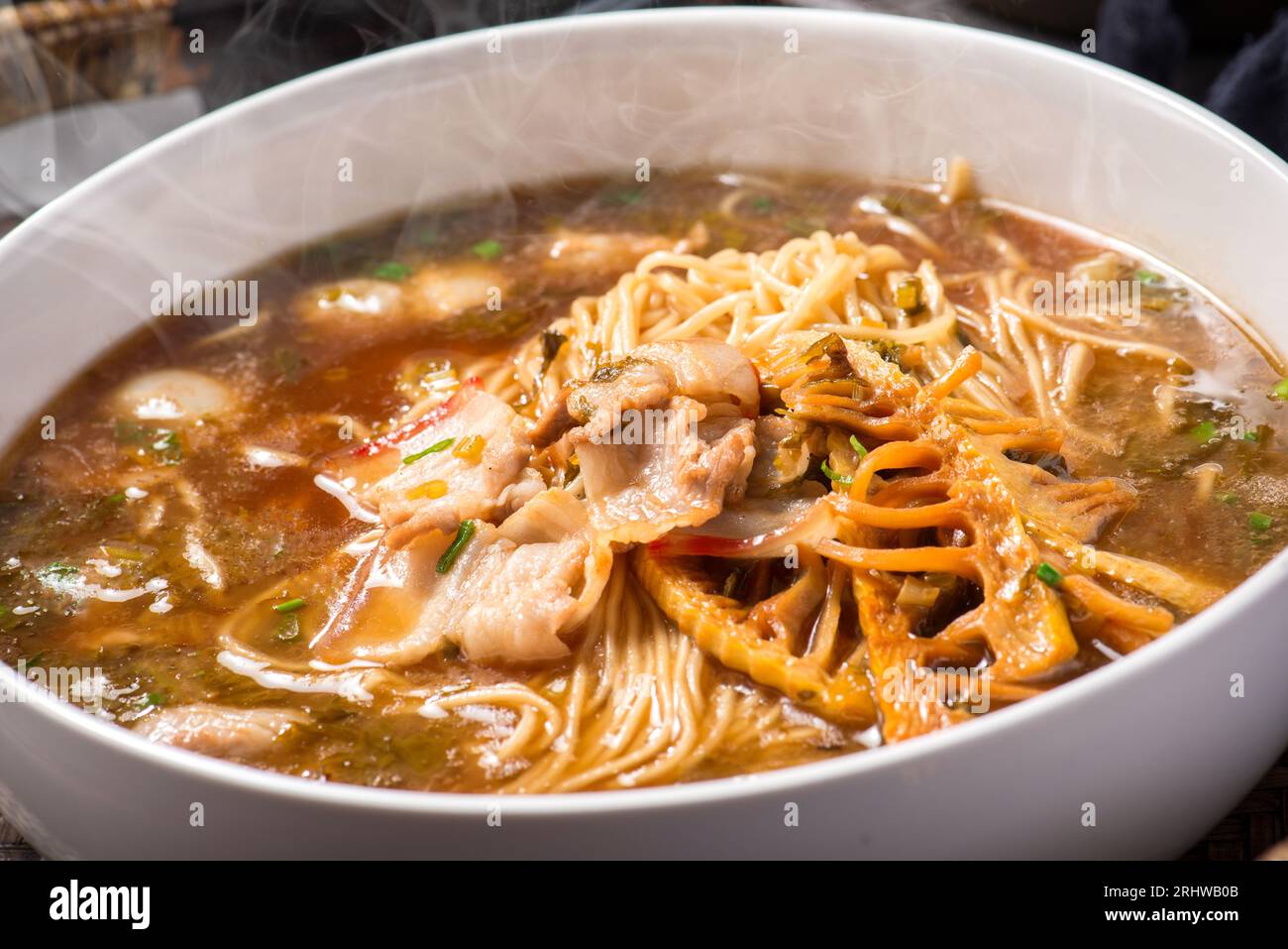 hangzhou Pian Er Chuan,Savory Noodle Soup Stock Photo - Alamy