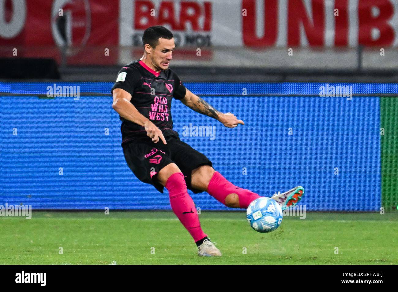 Marconi b hi-res stock photography and images - Alamy