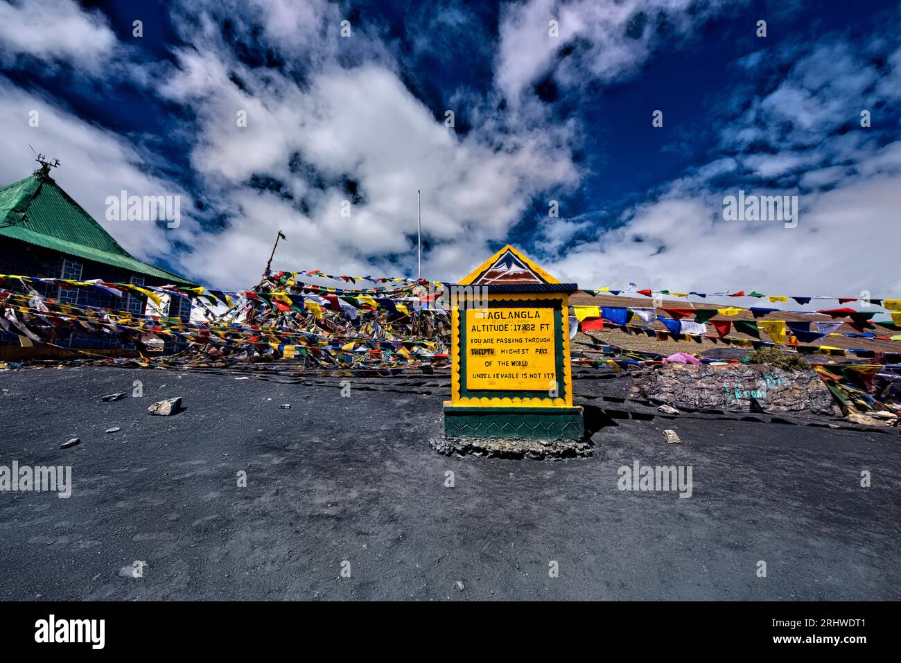 Top of the Taglang La Pass (5328 meters), Ladakh, India Stock Photo - Alamy