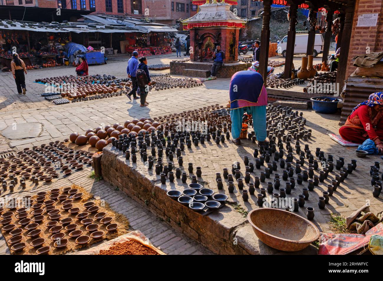 Travel pottery nepal hi-res stock photography and images - Alamy